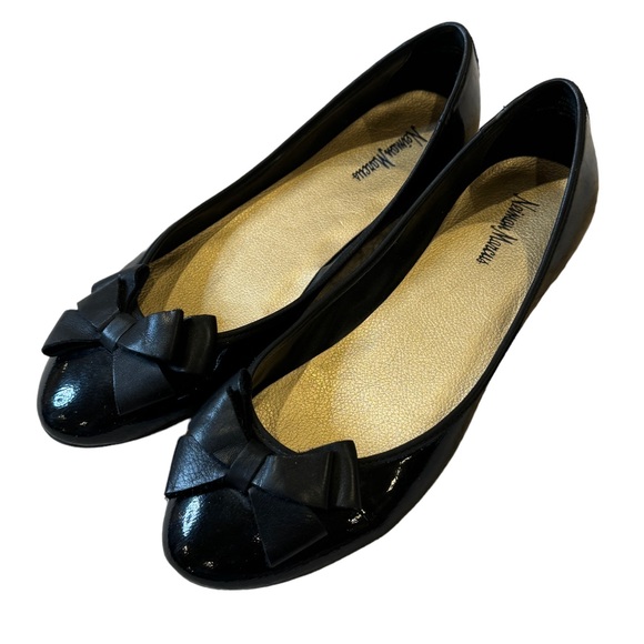 Neiman Marcus | Shoes | Neiman Marcus Black Leather Ballerina ...